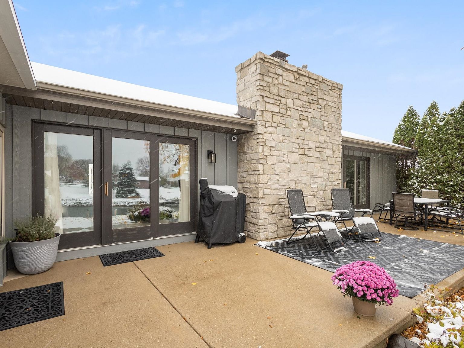 5147 N Harbour Dr, Winneconne, WI 54986 | Zillow