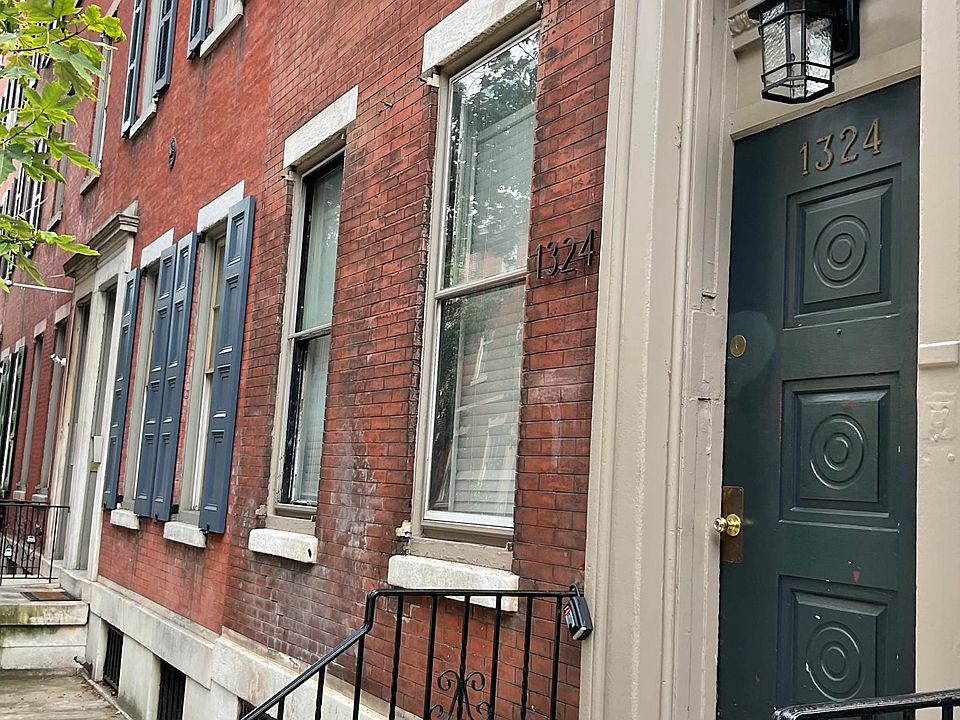 1324 Pine St FLOOR 3, Philadelphia, PA 19107 | Zillow