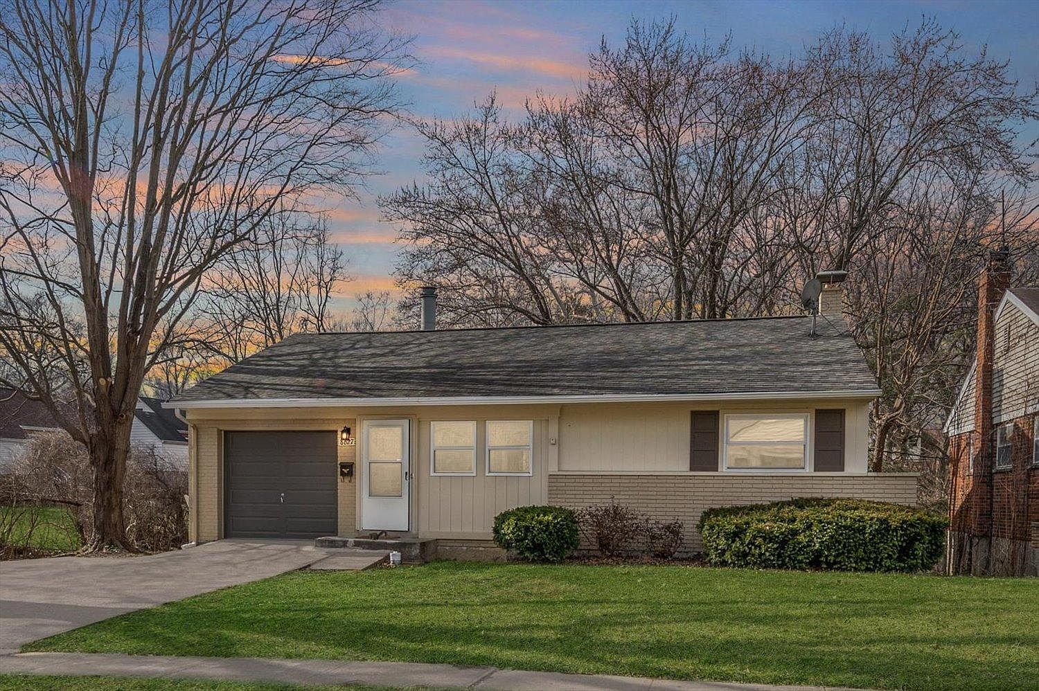 8627 Mockingbird Ln, Cincinnati, OH 45231 | Zillow