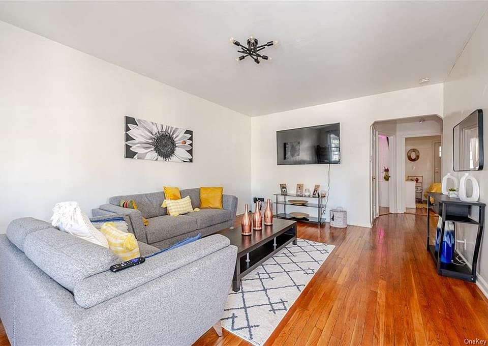 4143 Ely Ave, Bronx, NY 10466 | MLS #H6233326 | Zillow
