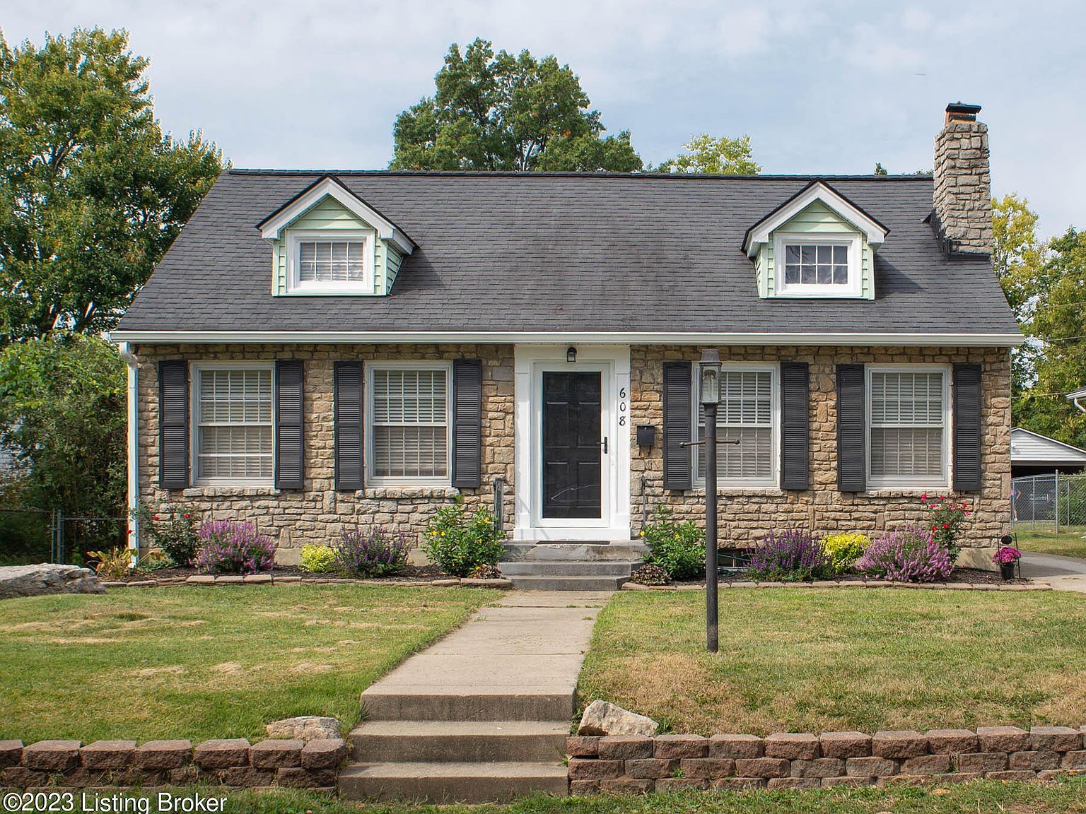 608 Ashland Ave, Shelbyville, KY 40065 | MLS #1645986 | Zillow