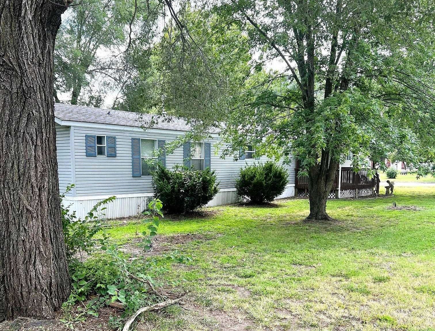 102 E Main St, Bath, IL 62617 | Zillow