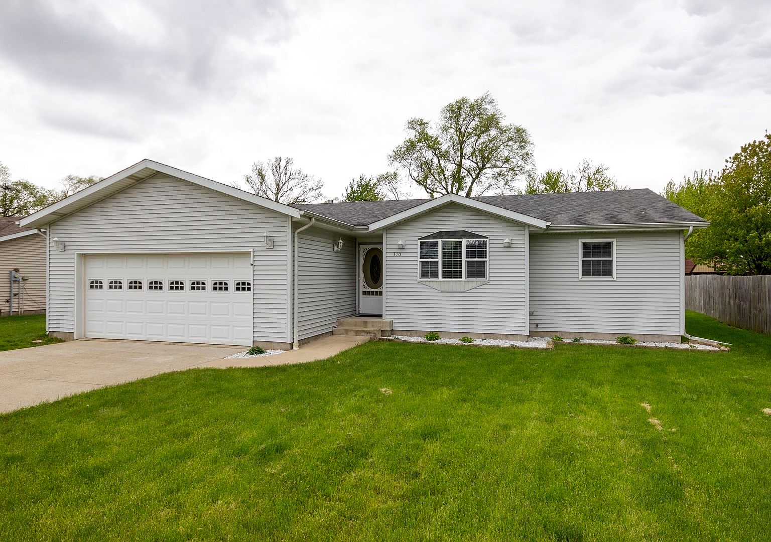 310 W Main St, Martinton, IL 60951 | Zillow