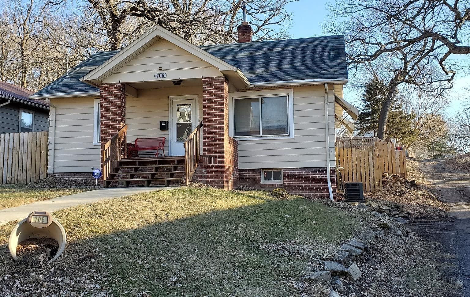 706 Fulton Dr, Des Moines, IA 50315 | Zillow