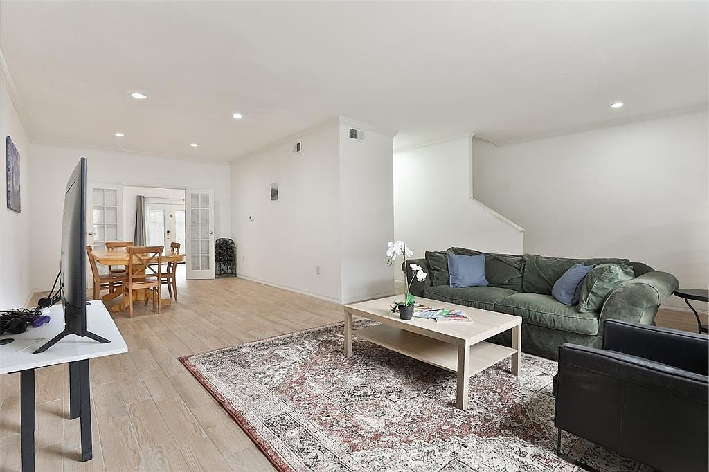 840 Threadneedle St APT 188, Houston, TX 77079 | Zillow