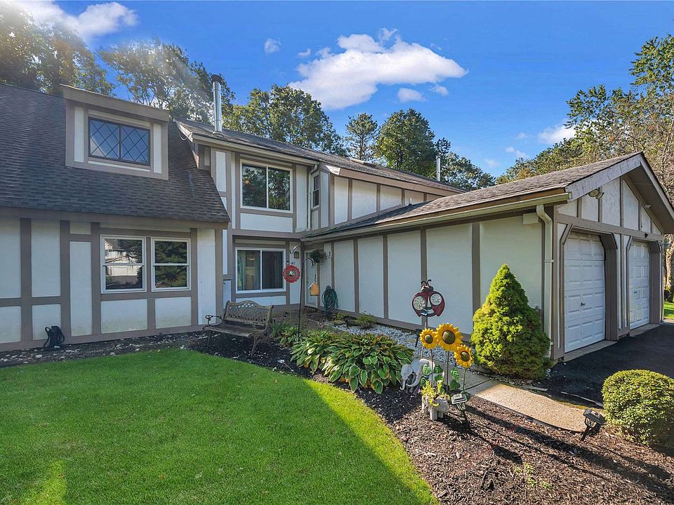 142 Eagle Hill Court UNIT 142, Middle Island, NY 11953 | Zillow