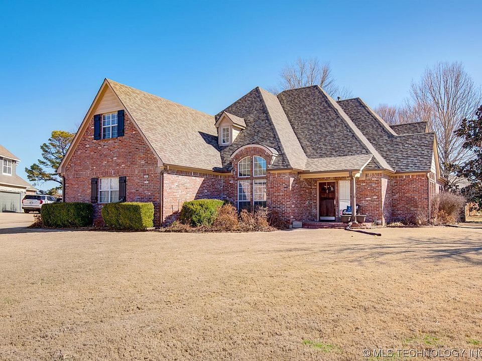 305 N Forest Ridge Blvd, Broken Arrow, OK 74014 | Zillow