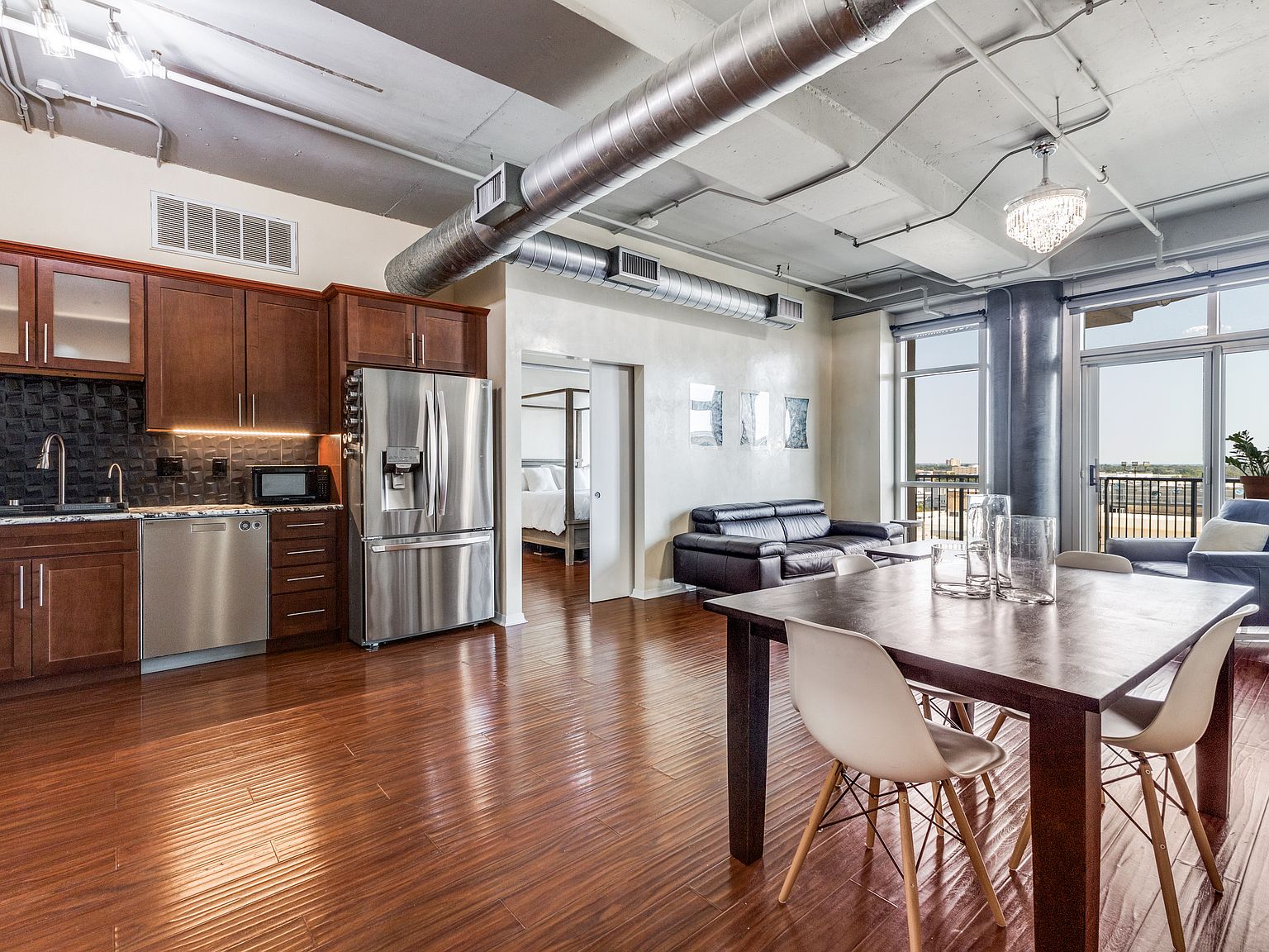 1001 Belleview St, Dallas, TX 75215 | Zillow