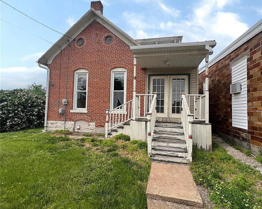 710 Mortimer St, Barry, IL 62312 | Zillow