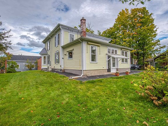 17 Terrace St, Whitefield, NH 03598 | Zillow