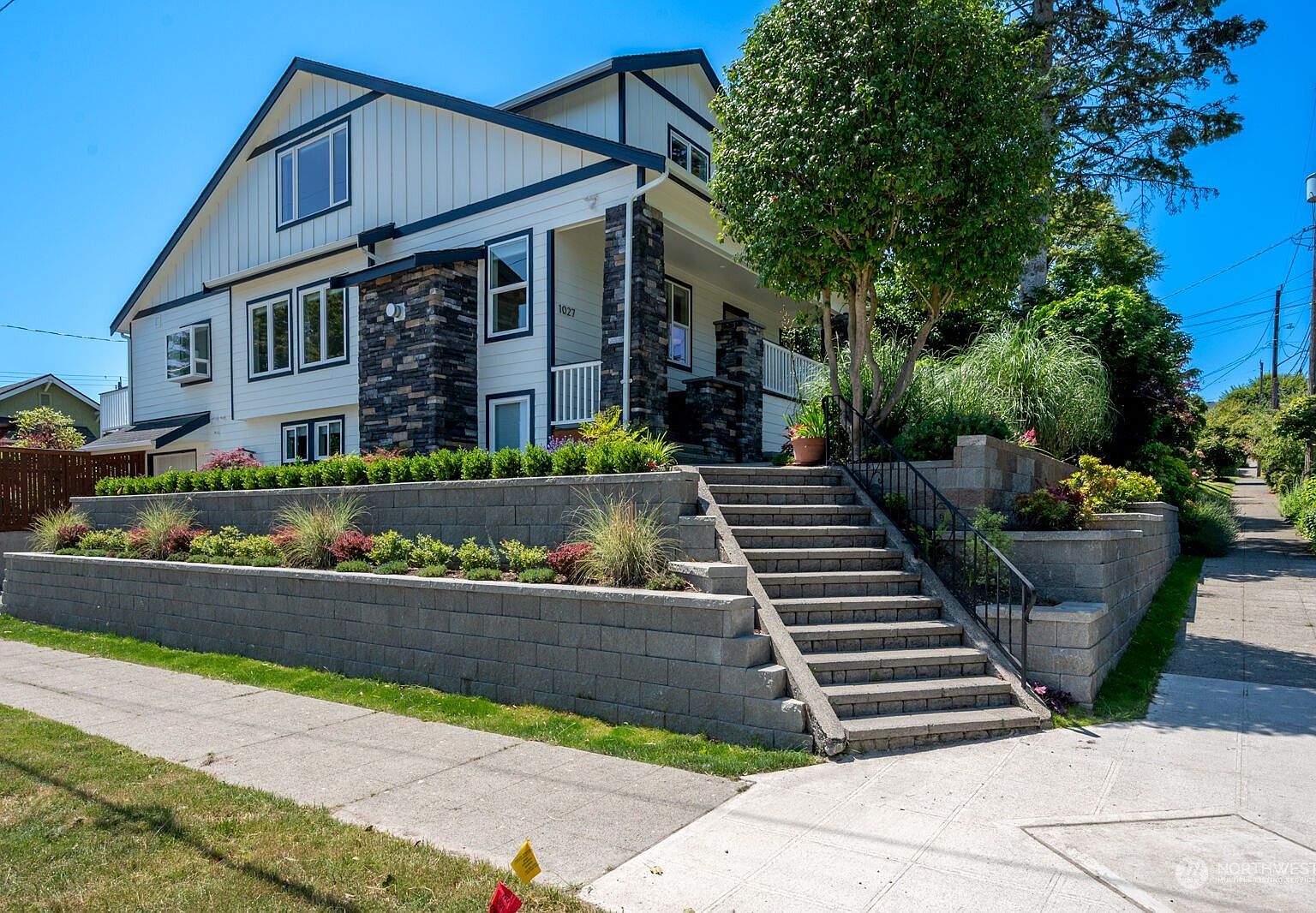 1027 N 49th Street, Seattle, WA 98103 | Zillow
