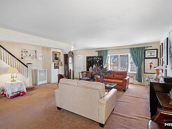 306 Sylvan St, Rutherford, NJ 07070 | MLS #25019163 | Zillow