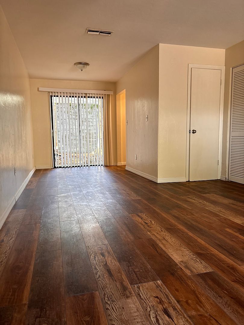 722 SW 70th Ter APT D, Gainesville, FL 32607 | Zillow