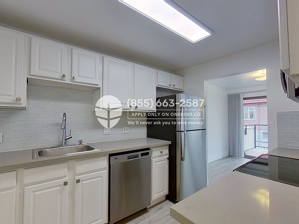 215 Valley St APT 302, Seattle, WA 98109 | Zillow