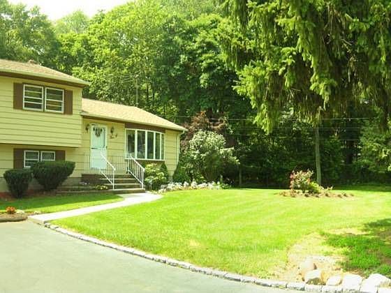 5 Ridge Rd, Pompton Plains, NJ 07444 | Zillow