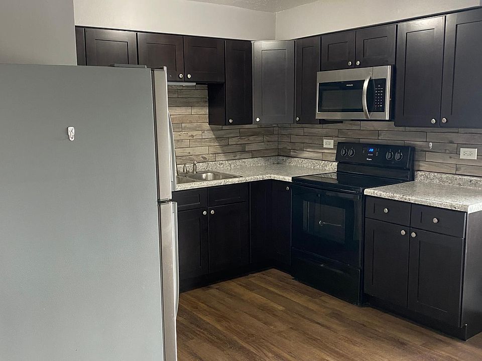 9509 Burlington Ave APT 3E, Brookfield, IL 60513 | Zillow