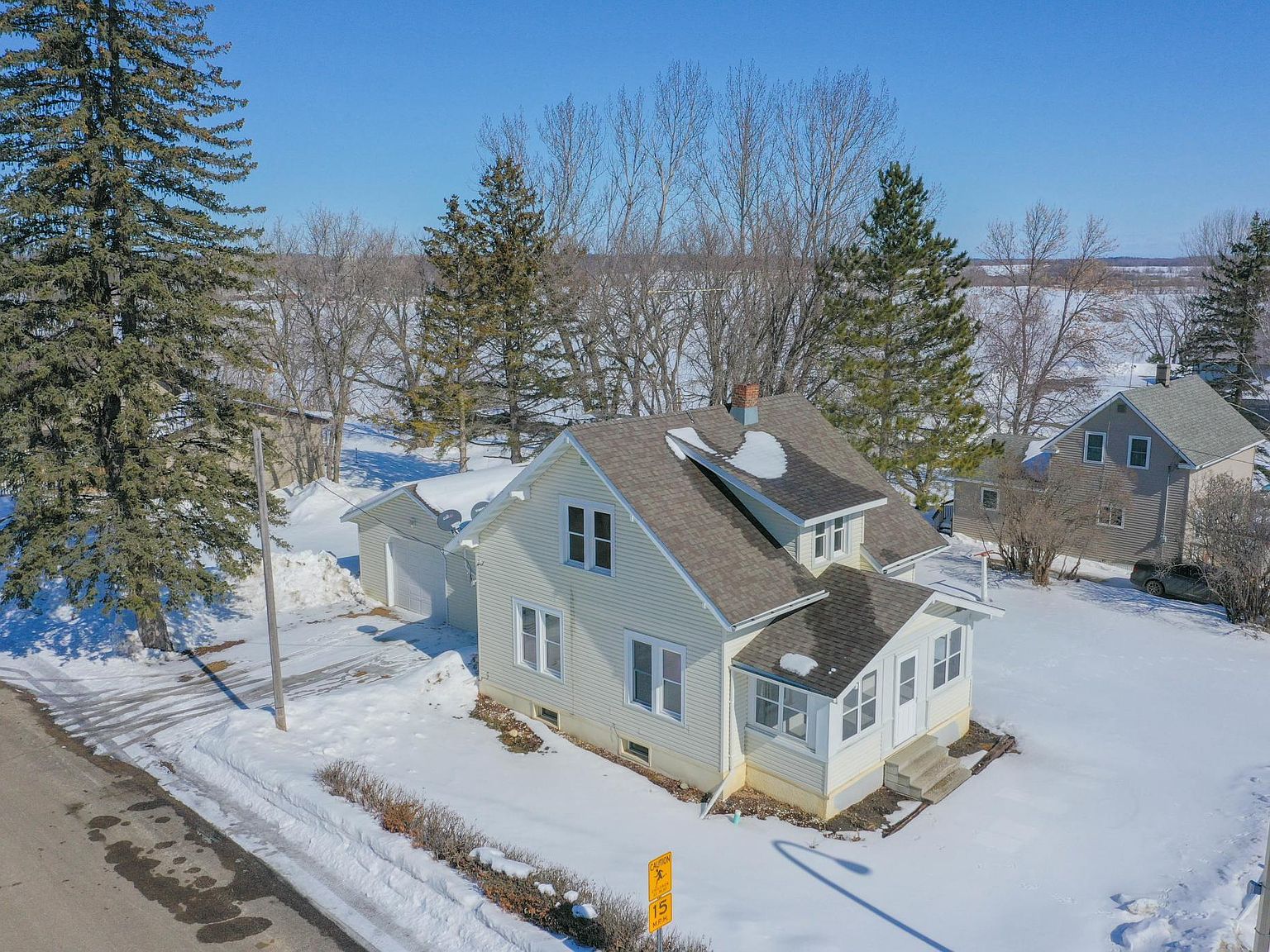 10 Eastern Ave S, Parkers Prairie, MN 56361 | Zillow