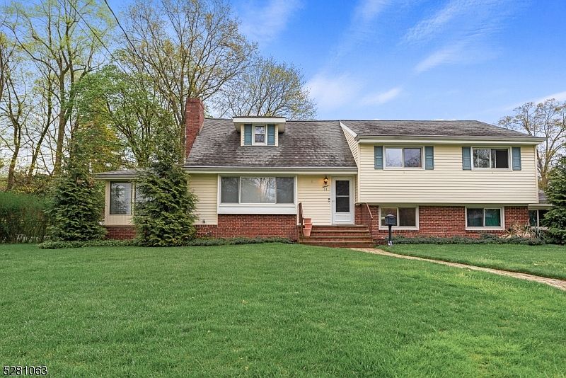11 Juniper Dr, Morris Plains, NJ 07950 | Zillow