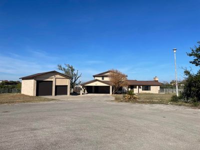 137 La Paloma Dr, Del Rio, TX 78840 | MLS #203604 | Zillow