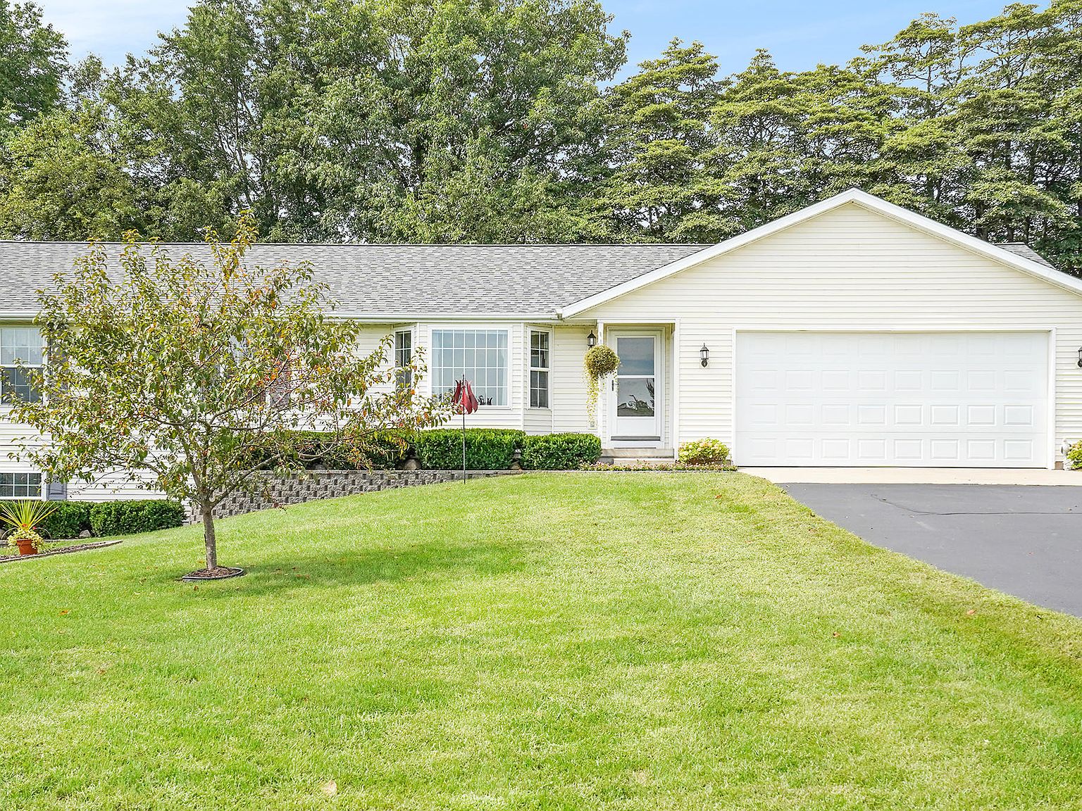 12701 Indian Meadows Dr NE, Cedar Springs, MI 49319 | Zillow