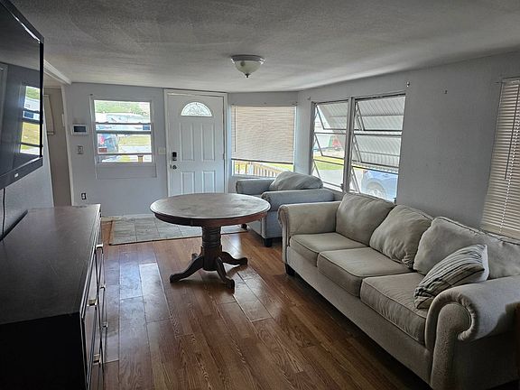 10802 One Street Way, Saint Petersburg, FL 33716 | MLS #11486011 | Zillow