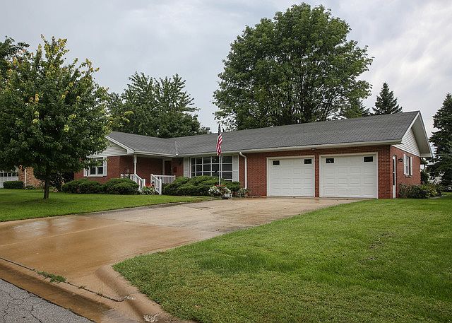 807 Sunset Dr, Dwight, IL 60420 | Zillow