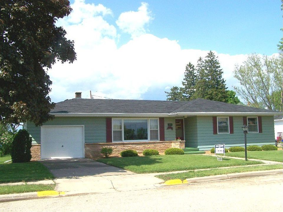 404 Elm St, Cobb, WI 53526 | Zillow