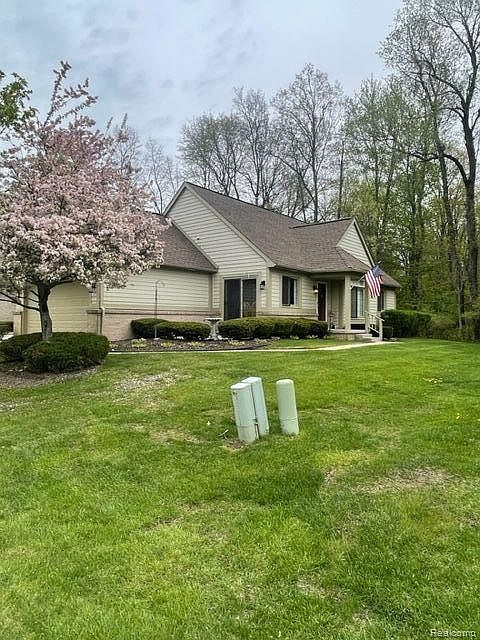 2744 Maple Forest Dr, Wixom, MI 48393 | Zillow