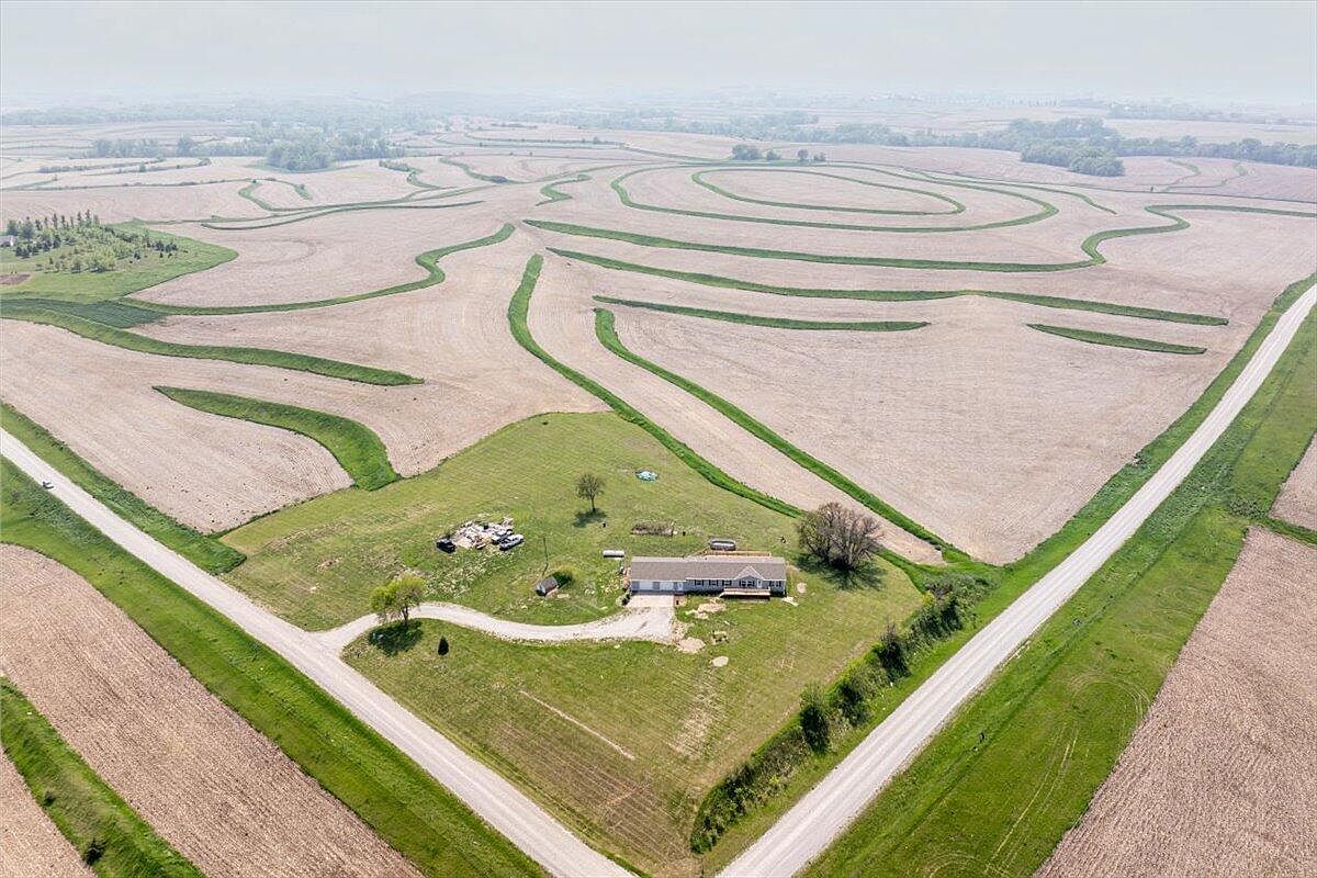 53060 275th St, Silver City, IA 51571 | Zillow
