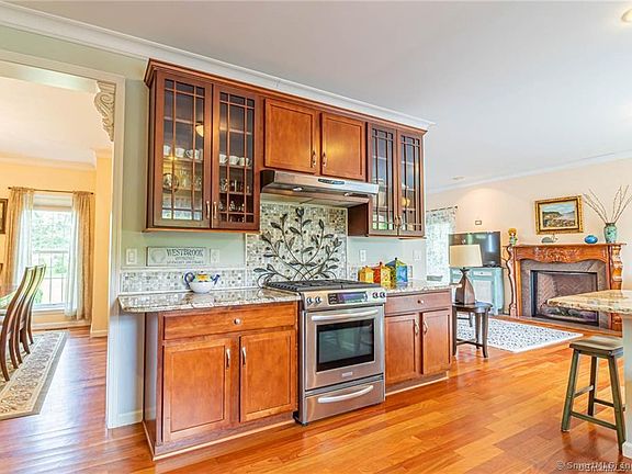 896 Boston Post Rd, Westbrook, CT 06498 | MLS #24057508 | Zillow