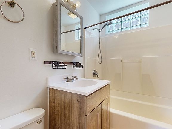 2910 S Haynes Ct APT 1, Chicago, IL 60608 | Zillow