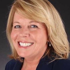 Linda Newcom - Real Estate Agent in Shelby Township, MI - Reviews | Zillow