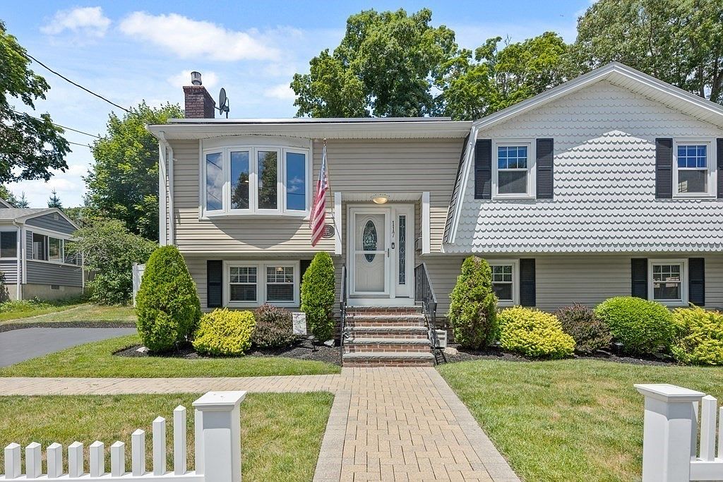 117 Maple St, Melrose, MA 02176 | Zillow