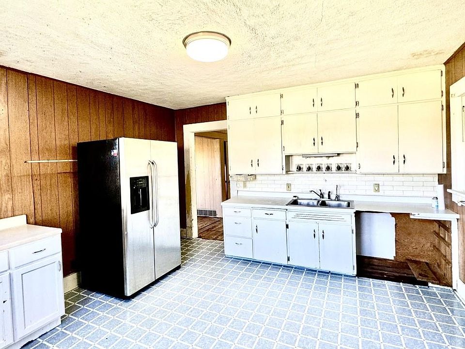 714 Main St, Conception Junction, MO 64434 | Zillow