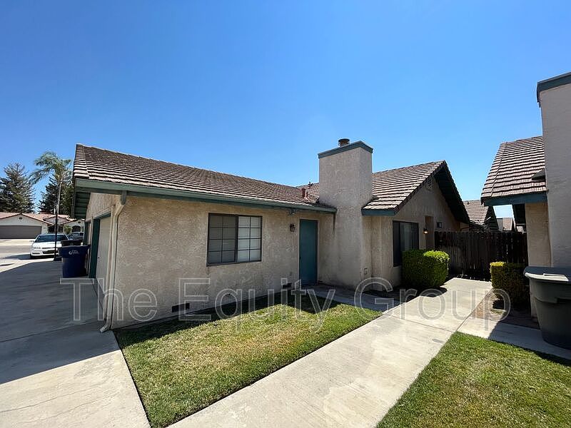 1894 E Henshaw Ave, Tulare, CA 93274 | Zillow