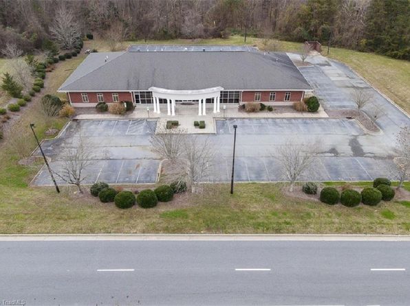 High Point NC Luxury Homes For Sale - 343 Homes | Zillow