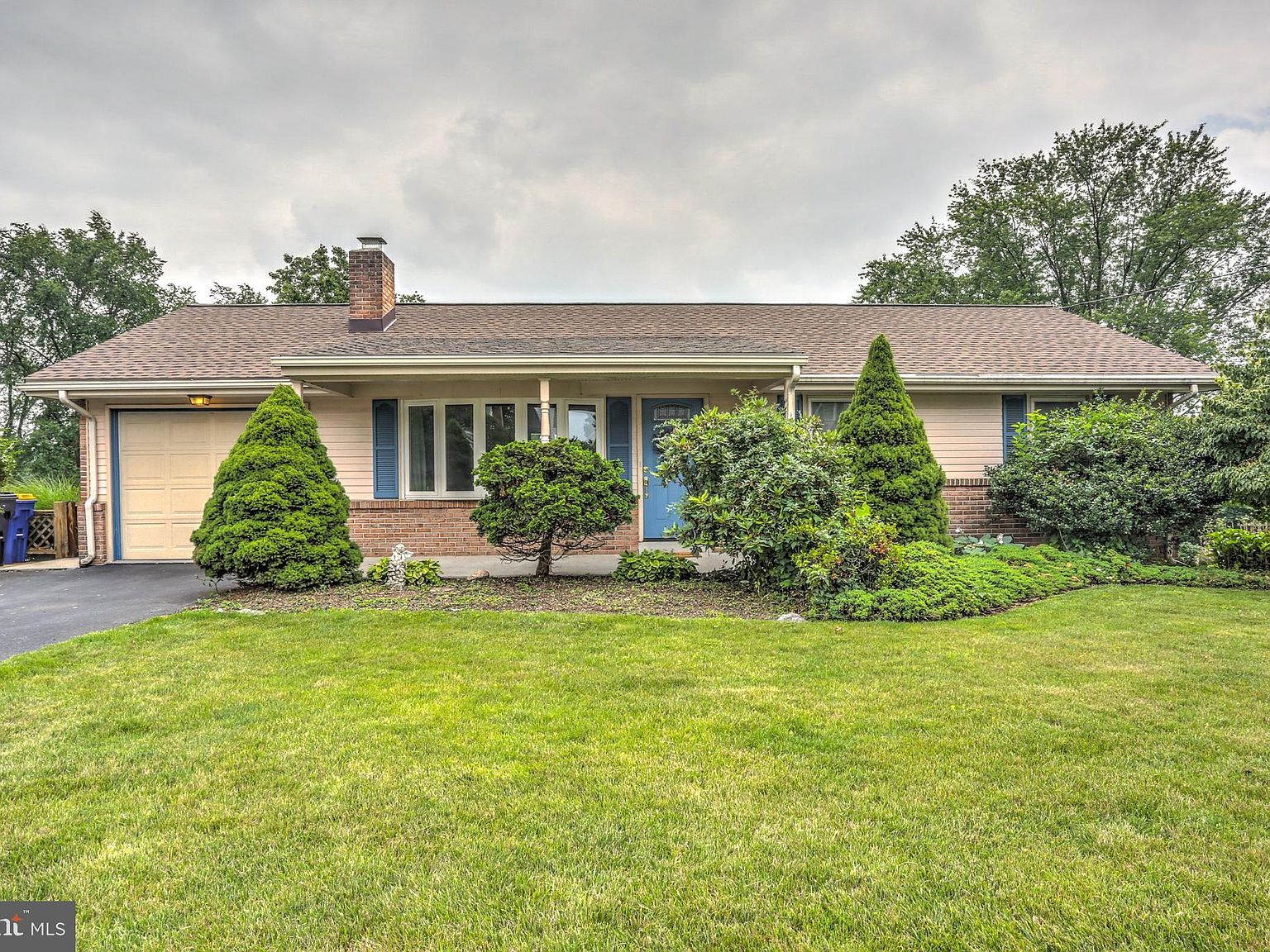 322 Hilltop Dr, Ephrata, PA 17522 | Zillow