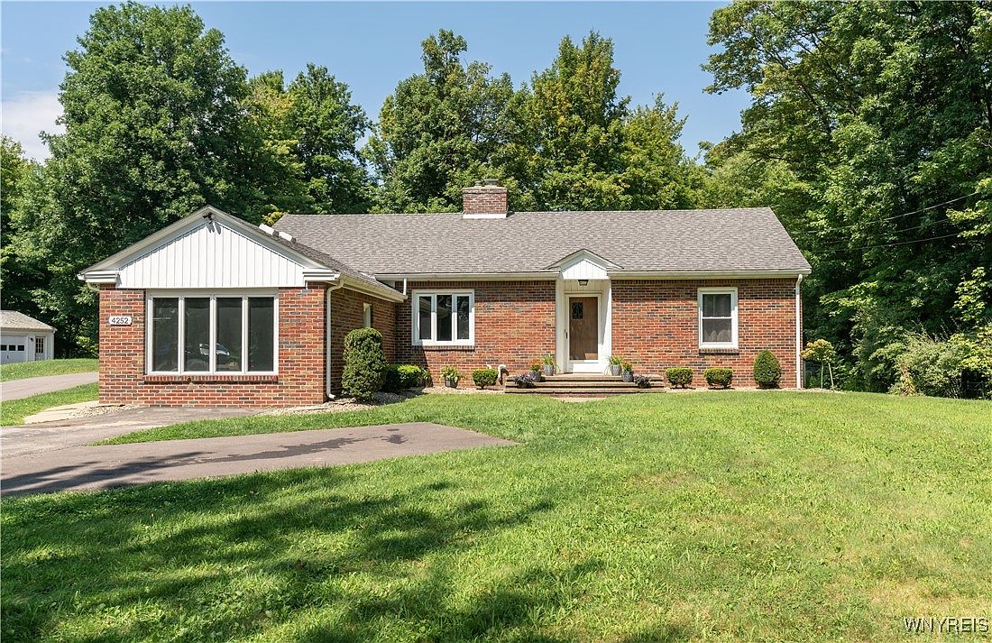 4252 Quinby Dr, Hamburg, NY 14075 | Zillow