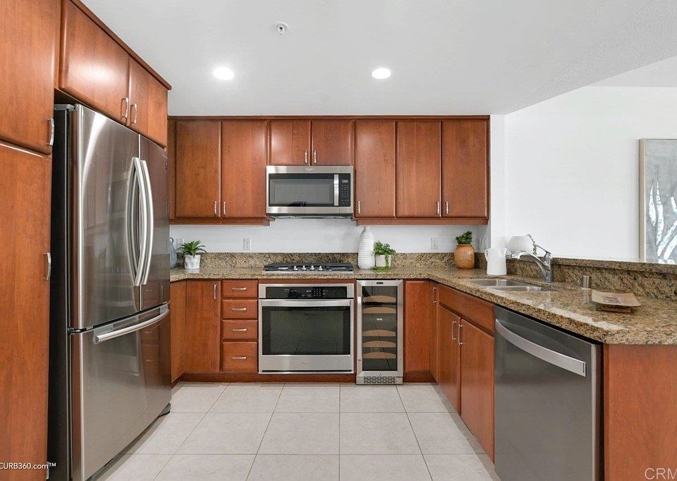 555 Front St San Diego, CA, 92101 - Apartments for Rent | Zillow