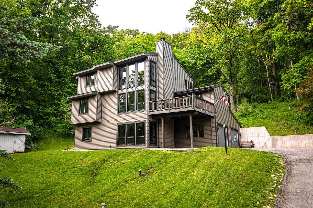 N6138 Apple Valley ROAD, Onalaska, WI 54650 | MLS #1835795 | Zillow