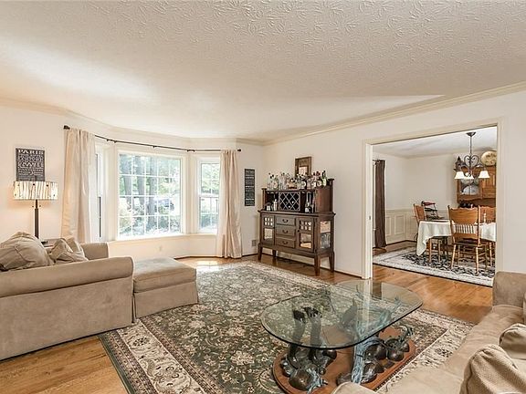 19 Wood Stone Rise, Pittsford, NY 14534 | Zillow