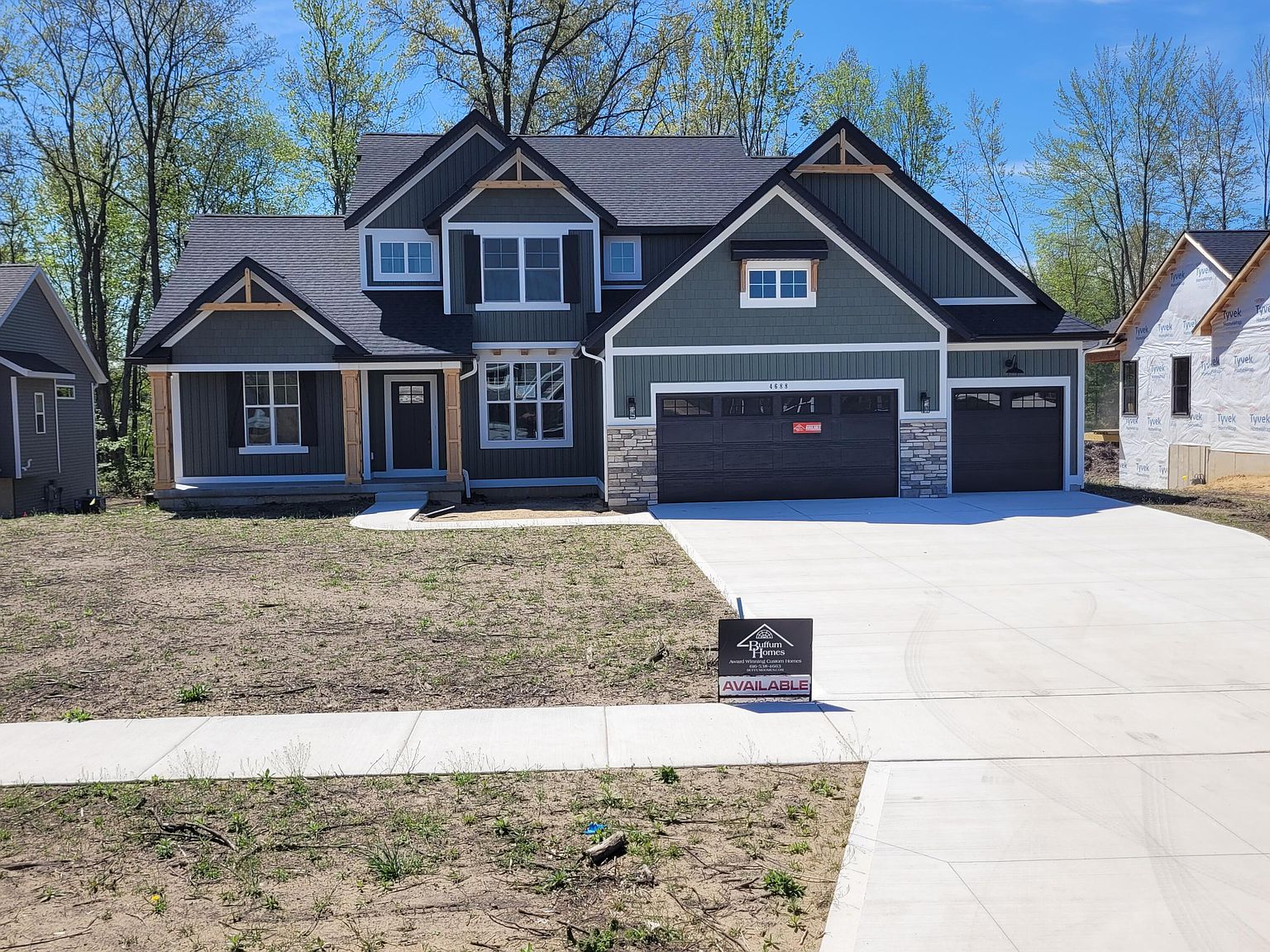 4688 Hidden Ridge Dr, Hudsonville, MI 49426 | MLS #24020743 | Zillow