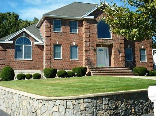 26 Heritage Ln, Saugus, MA 01906 | Zillow