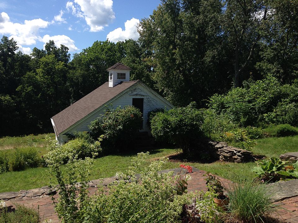 634 Main St, Lancaster, MA 01523 | Zillow