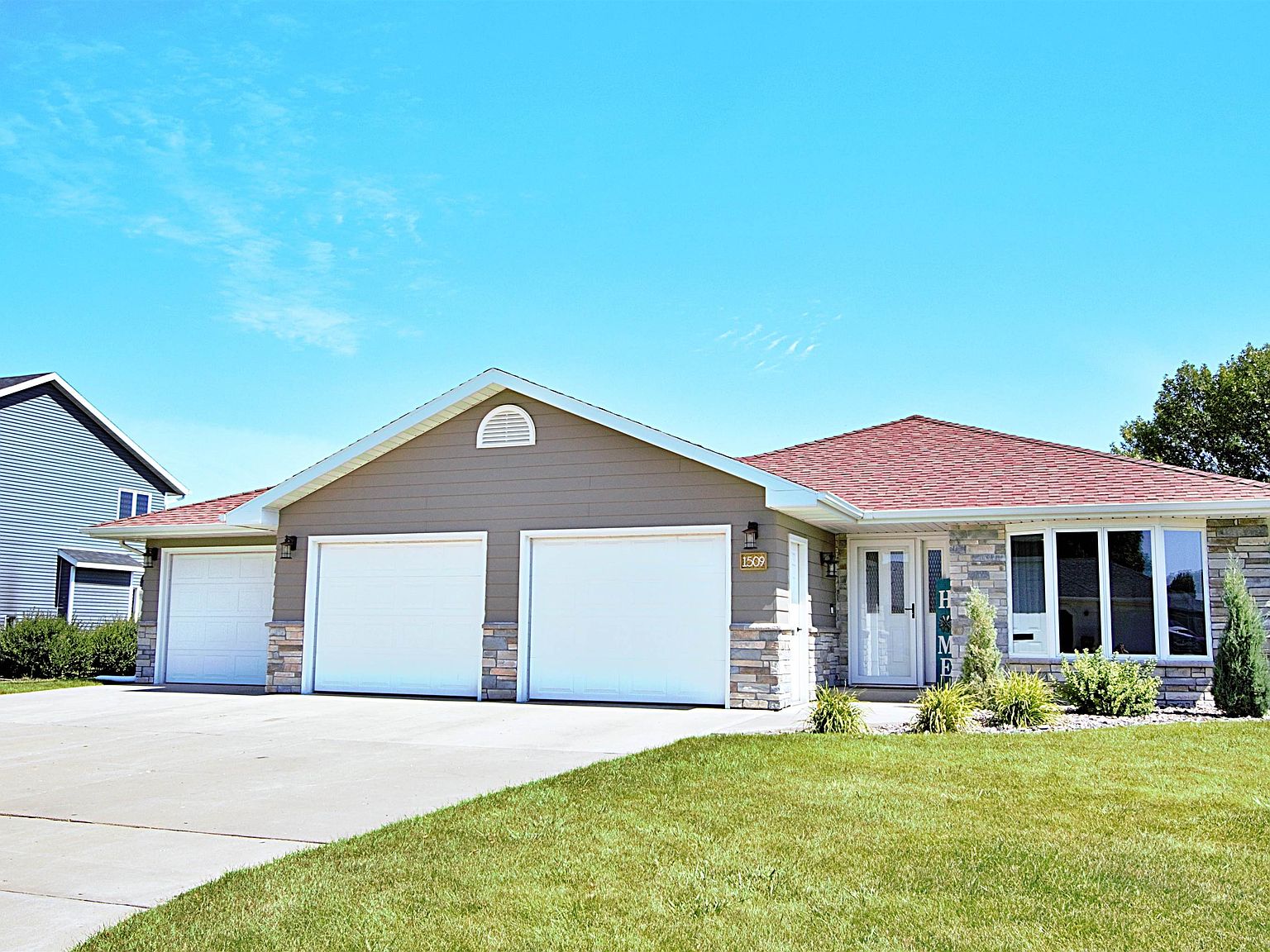 1509 10th St SE, Minot, ND 58701 | MLS #231400 | Zillow
