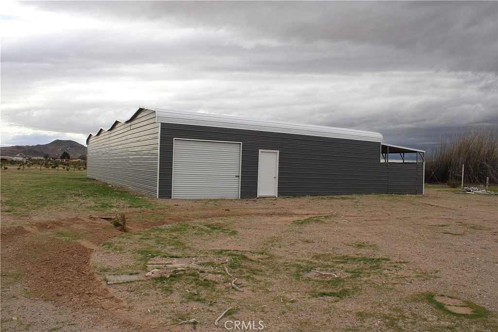 37152 Indian Ave, Yermo, CA 92398 | MLS #HD25014106 | Zillow