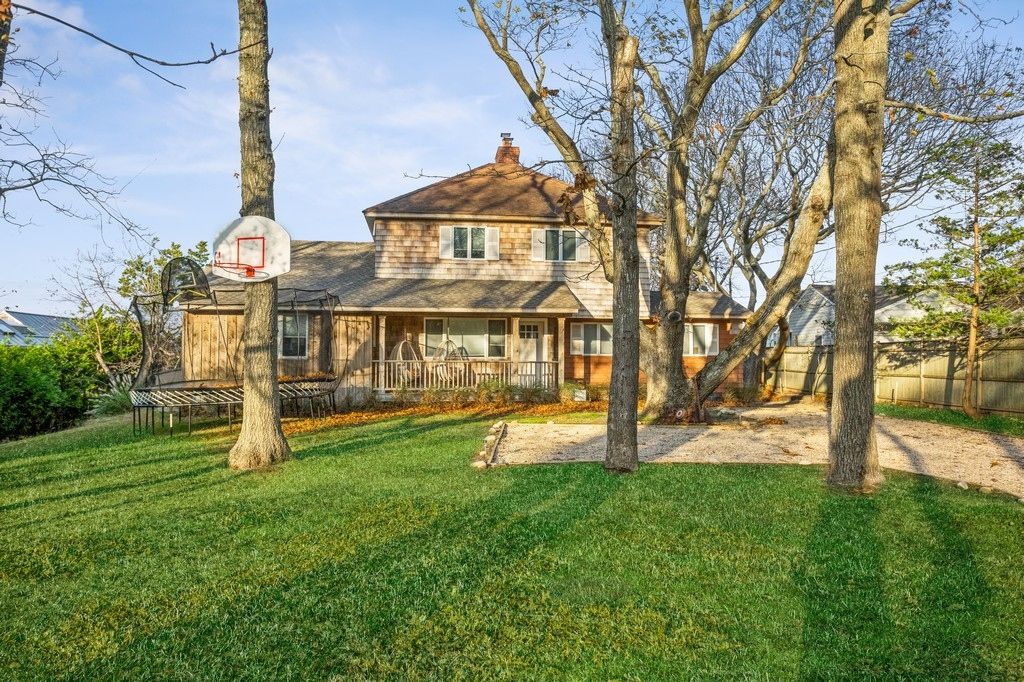 223 Kings Point Rd, East Hampton, NY 11937 | Out East