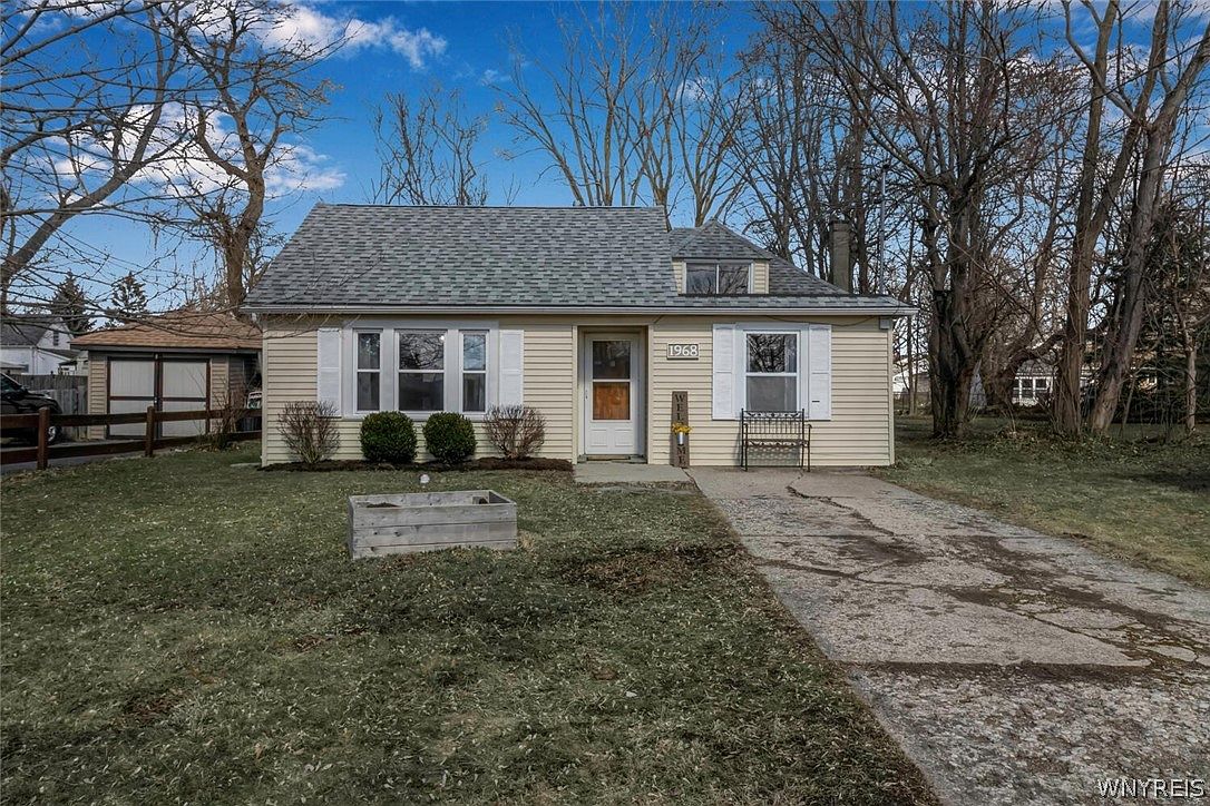1968 Como Park Blvd, Lancaster, NY 14086 | Zillow