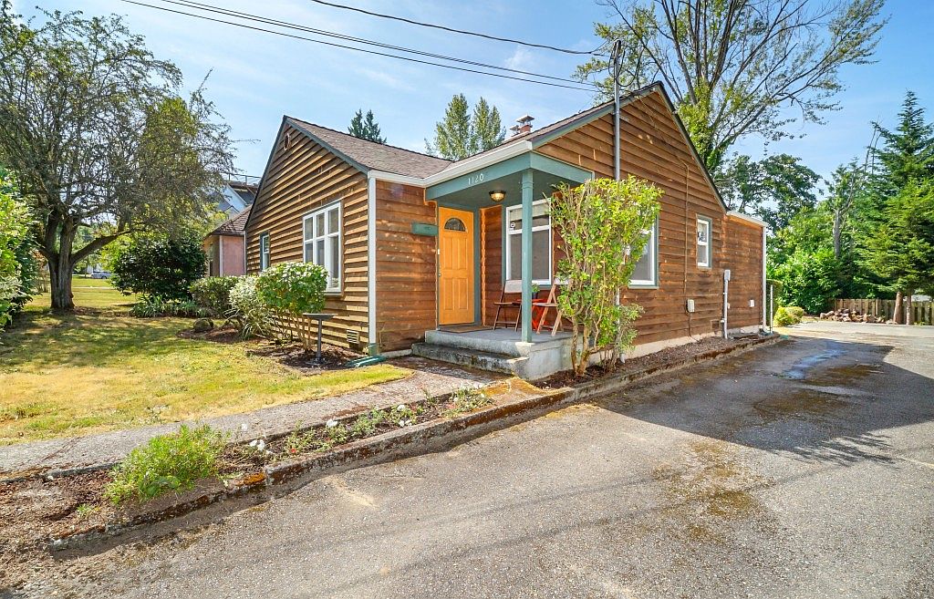 11205 Lakeridge Dr S, Seattle, WA 98178 | Zillow