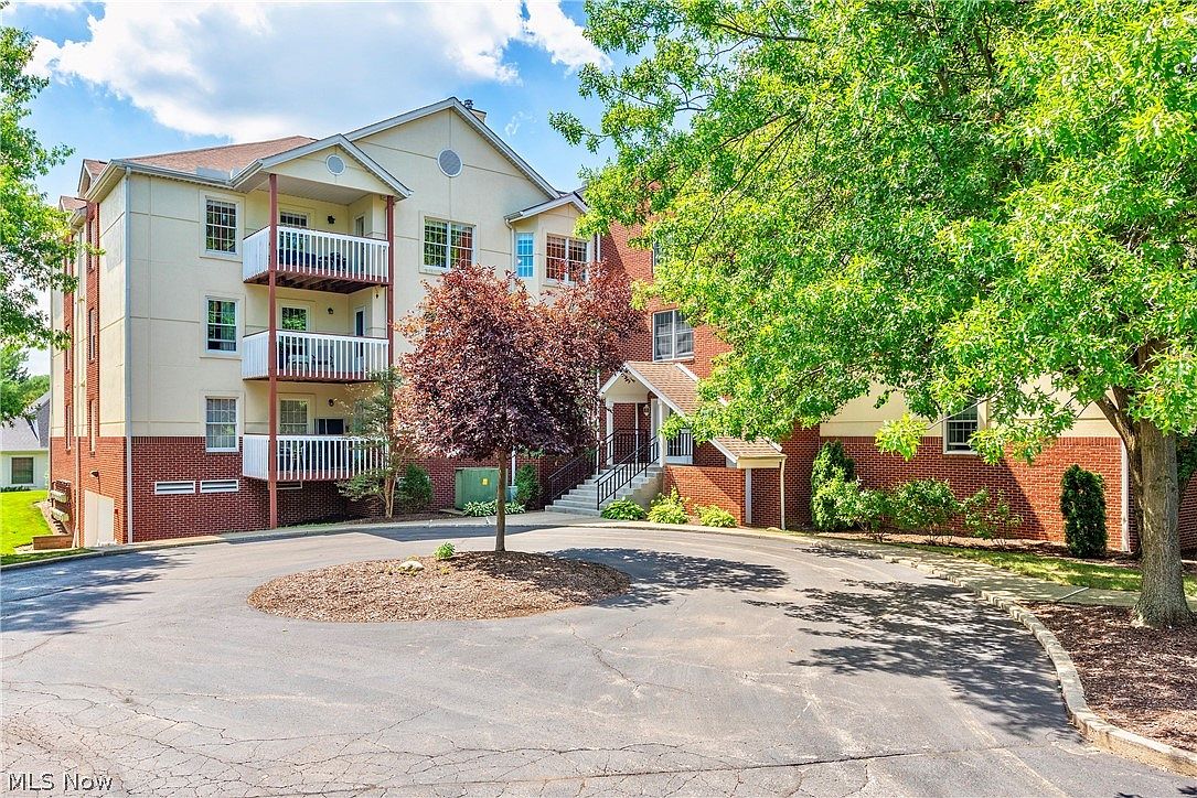 22481 Center Ridge Rd APT 301, Rocky River, OH 44116 | Zillow